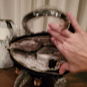 Loungefly | Bags | Loungefly X Hocus Pocus Binx Candle Crossbody Bag ...